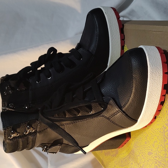 Mix No. 6 | Shoes | Mix No6 Platform Bootie | Poshmark